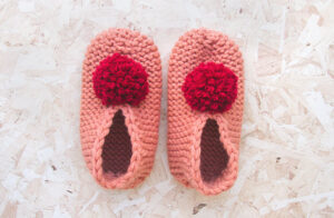 Chunky Slipper Pattern (Free Knitting Pattern and Video) - Sheep and Stitch